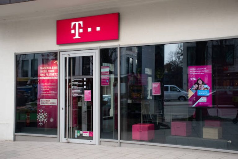 Telekom Germany SIM Card: How to Choose for Tourists in 2024